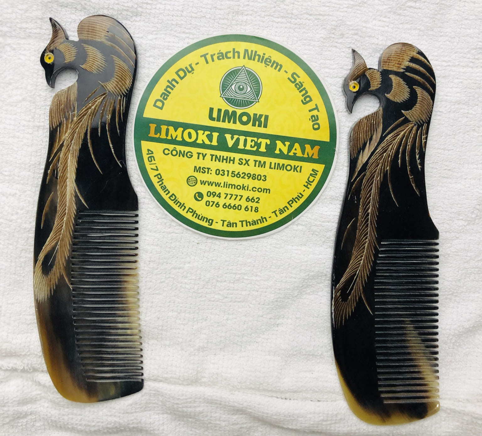 Lượt chải tóc con chim bằng sừng trâu màu đen - Limoki Corp